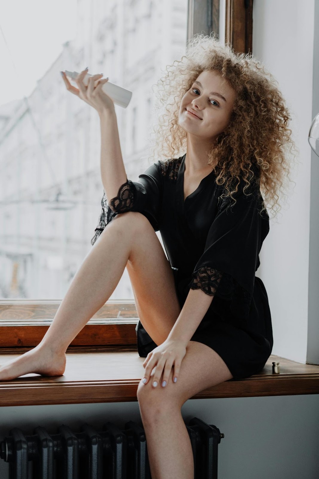Curly Hair Hairspray Guide: Expert Advice From Celeb Stylists ...